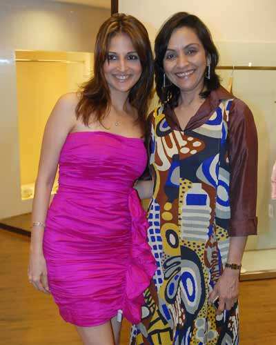 Tanaz Doshi (L) with Alka Nishar at Aza's new collection launch from I ...