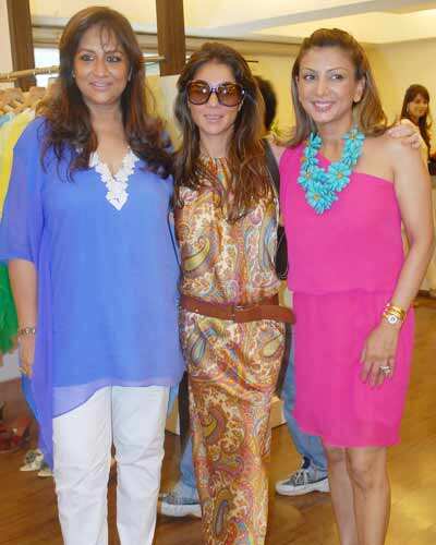 Tanaz Doshi (L) with Alka Nishar at Aza's new collection launch from I ...