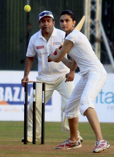 Akshay Kumar, Deepika Padukone and Arjun Rampal during a celebrity ...