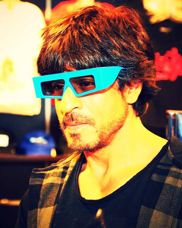 Death hoax of Shah Rukh Khan killed in a plane crash goes viral Pics ... Death hoax of Shah Rukh Khan killed in a plane crash goes viral Pics ...