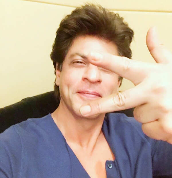 Death hoax of Shah Rukh Khan killed in a plane crash goes viral Pics ... Death hoax of Shah Rukh Khan killed in a plane crash goes viral Pics ...
