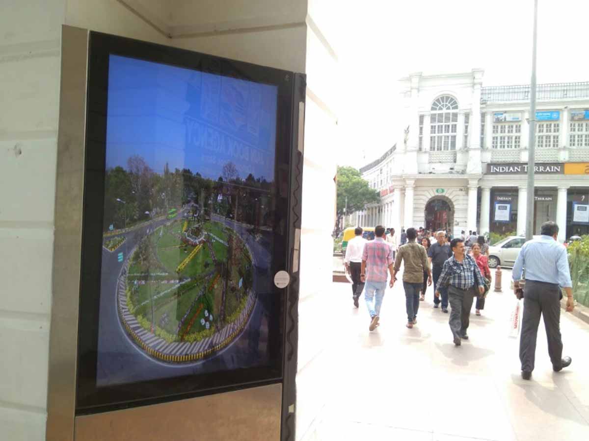 NDMC installs digital screen in Connaught Place for providing tourist ...