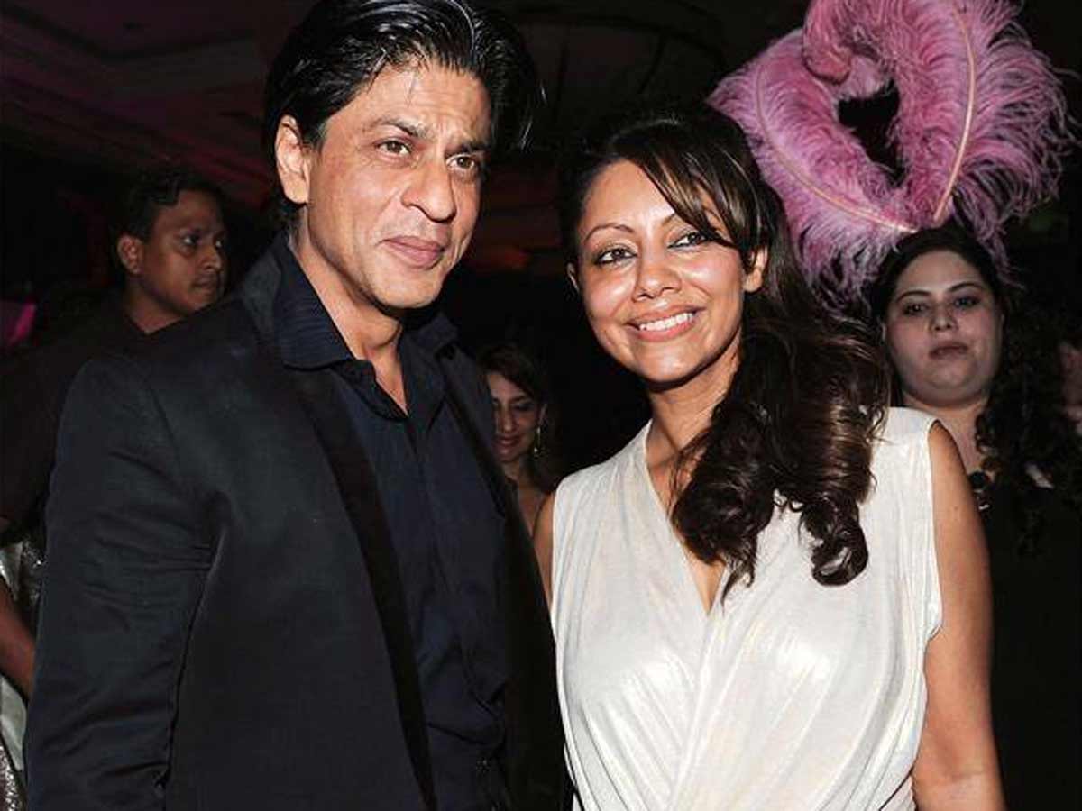 SRK and wife Gauri Khan shoot for ad together