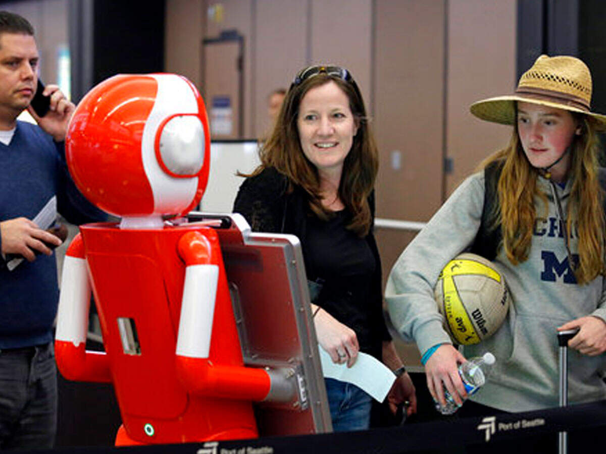 Robot helps passengers through airport security