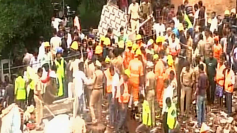 Building collapses in Mumbai, many feared dead