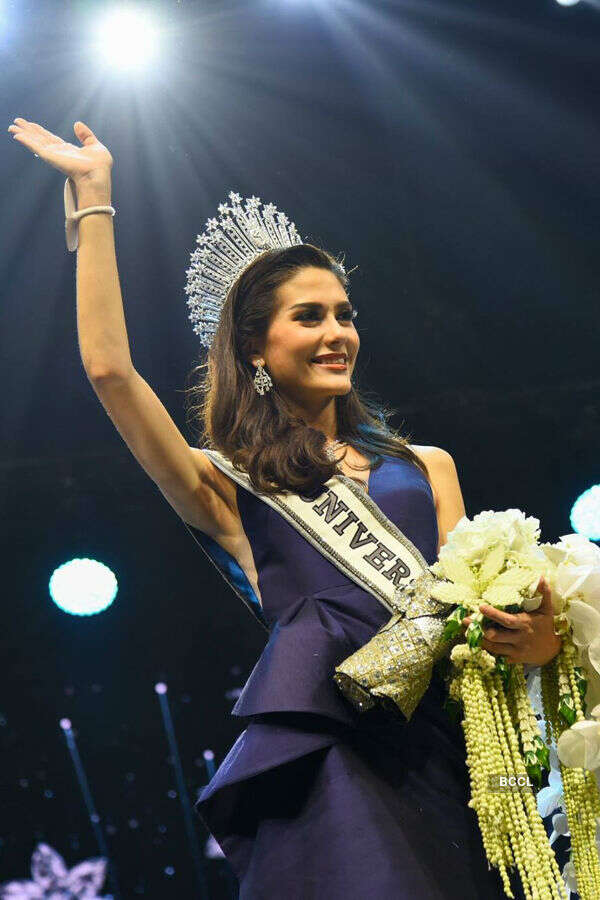 Maria Poonlertlarp Ehren crowned Miss Universe Thailand 2017