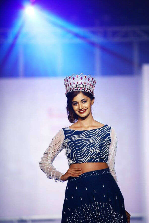 Sushruthi Krishna as showstopper at INIFD Chennai
