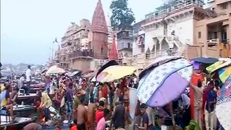 Devotees throng temples on last Monday of 'Sawan'