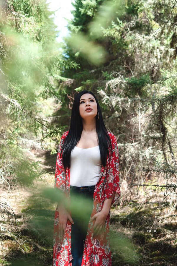 Jacqueline Marsh crowned Miss Earth Canada 2017