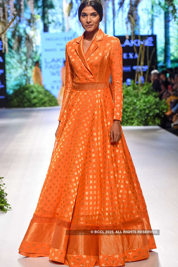 Hemangi Parte sashays down the ramp for designer Rahul Mishra on Day 3 ... Hemangi Parte sashays down the ramp for designer Rahul Mishra on Day 3 ...