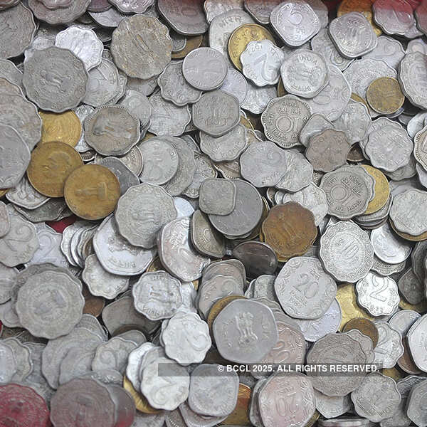 Here’s a collection of old Indian coins from the post-independence era ...