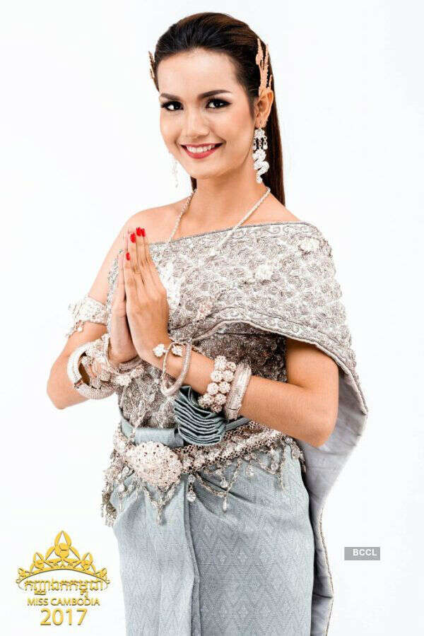 Rern Nat crowned as Miss Universe Cambodia 2017
