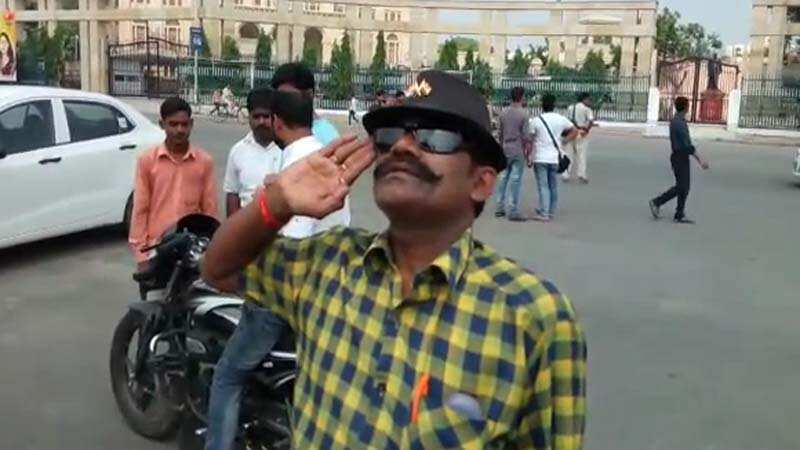For love of country: 49-year-old 'Bengali Baba' sings national anthem ...