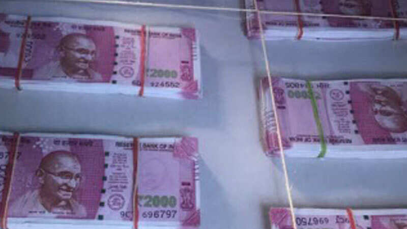 Delhi: Fake currency racket busted, 2 people arrested