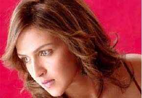 Esha to make TV debut as princess Razia Sultan