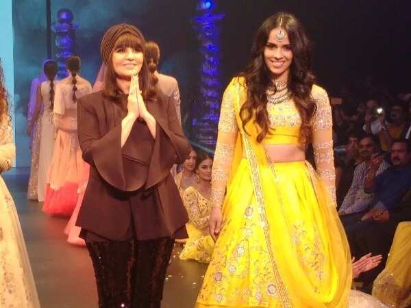 Saina Nehwal walks the ramp for Neeta Lulla, Watch Videos Online ...
