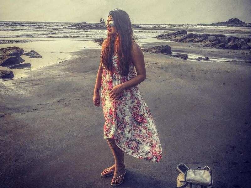 Chidiya Ghar fame Shafaq Naaz goes on a trip to Goa; flaunts her curves ...