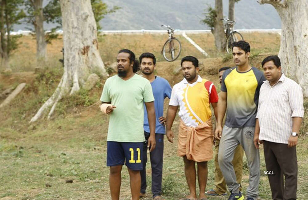 Godha Movie User Reviews & Ratings | Godha (2017) | Times Of India