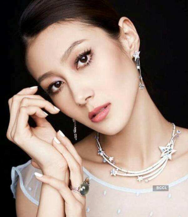 Qiu Qiang crowned Miss Universe China 2017