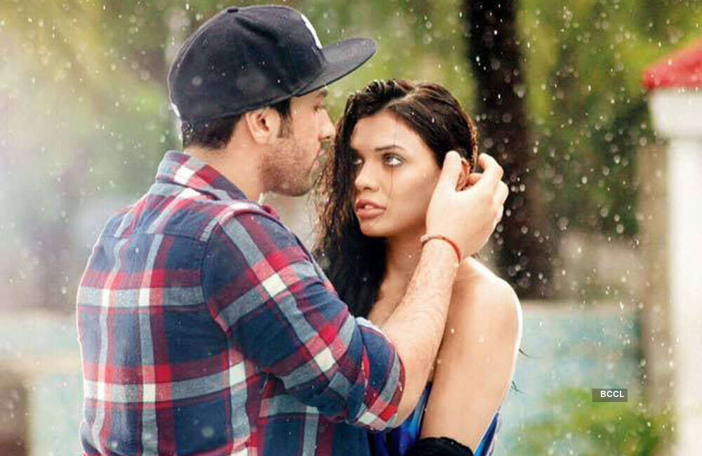 Ishq Click Movie User Reviews & Ratings | Ishq Click (2016) | Times Of India