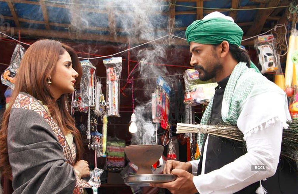 Jessie Movie User Reviews & Ratings | Jessie (2016) | Times Of India