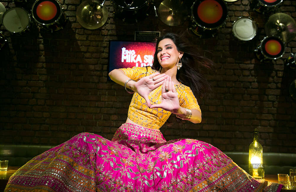 Happy Bhag Jayegi Movie User Reviews & Ratings | Happy Bhag Jayegi ...