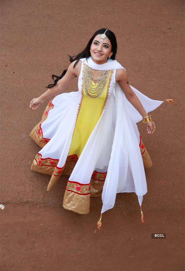 Run Antony Movie User Reviews & Ratings | Run Antony (2016) | Times Of India