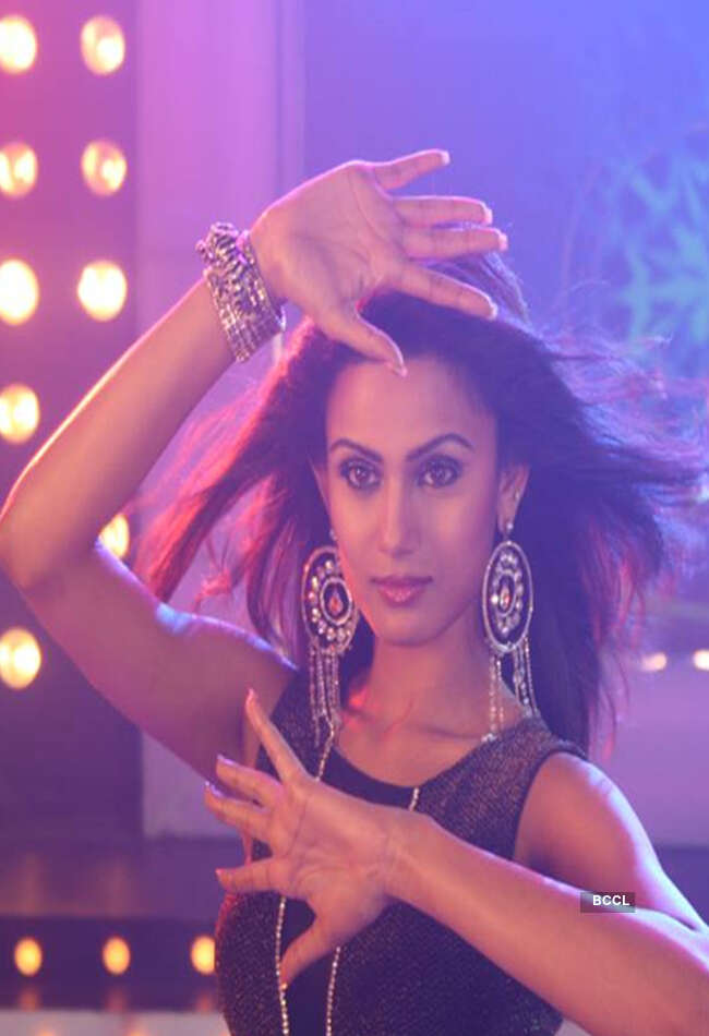 Club Dancer Movie User Reviews & Ratings | Club Dancer (2016) | Times ...