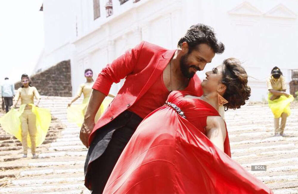 Eradu Kanasu Movie User Reviews & Ratings | Eradu Kanasu (2017) | Times ...