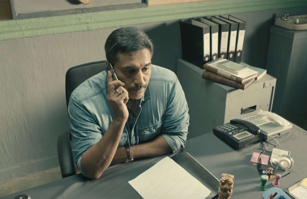 Dhuruvangal Pathinaaru - D16 Movie User Reviews & Ratings | Dhuruvangal ...