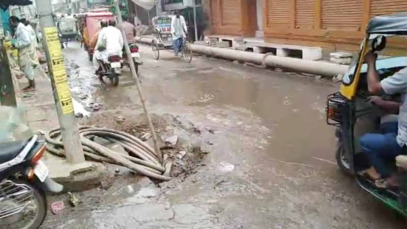 Varanasi: Ahead of civic polls, locals complain of sewage overflow, bad ...