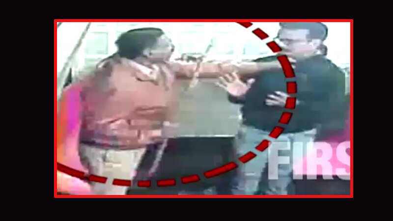 Police officer canes hotel owner in Bengaluru, video goes viral