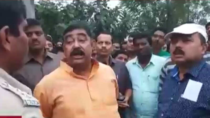 TMC leader threatens police, incident caught on camera