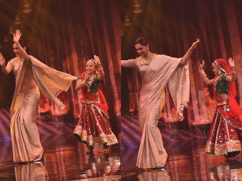 Deepika Padukone teaches a few steps to young contestants of Super ...