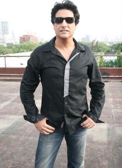 Shaimak Davar and Shailendra Singh unveil a new movie at Raghuvanshi ...