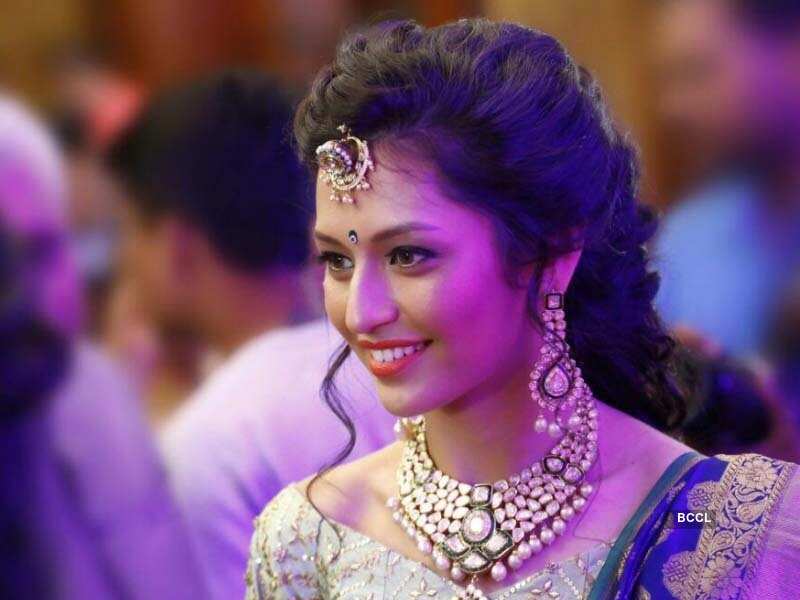 Suhani Dhanki's mehendi and sangeet pictures are just mesmerizing