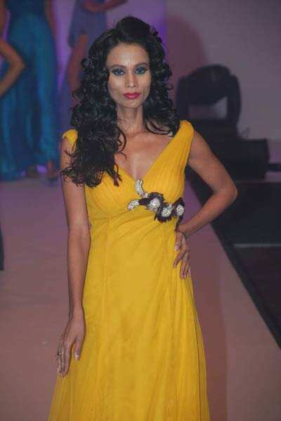 Models walk the ramp during the Oxybleach India's International face ...