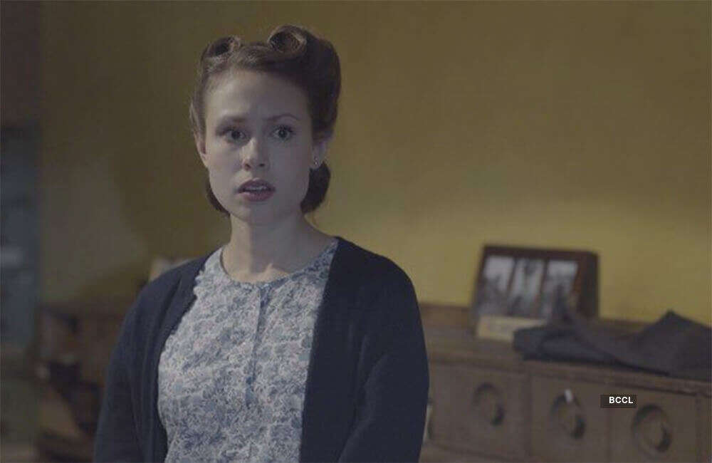 Sarah's War Movie: Showtimes, Review, Songs, Trailer, Posters, News ...