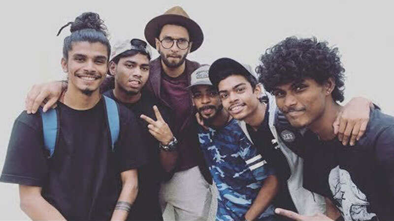 Ranveer Singh engages in a rap battle with rappers at ‘Gully Boy’ workshop