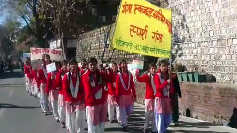 Students take out Sparsh Ganga Rally in Mussoorie