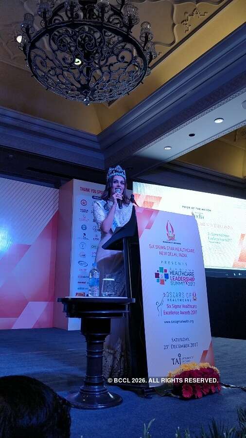 Manushi Chhillar awarded with Proud Maker of India Award