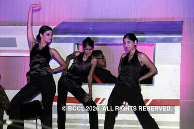 'Dear Delhi Dance' dance event held at Kamani Auditorium on July 27 ...