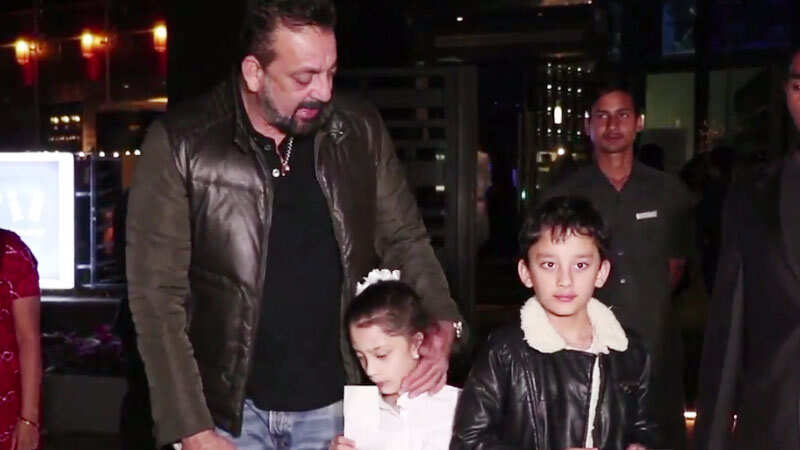 Sanjay Dutt spotted post dinner date with twins Shahraan and Iqra