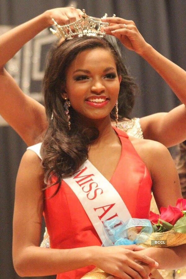 Asya Branch crowned Most Beautiful in Parade of Beauties