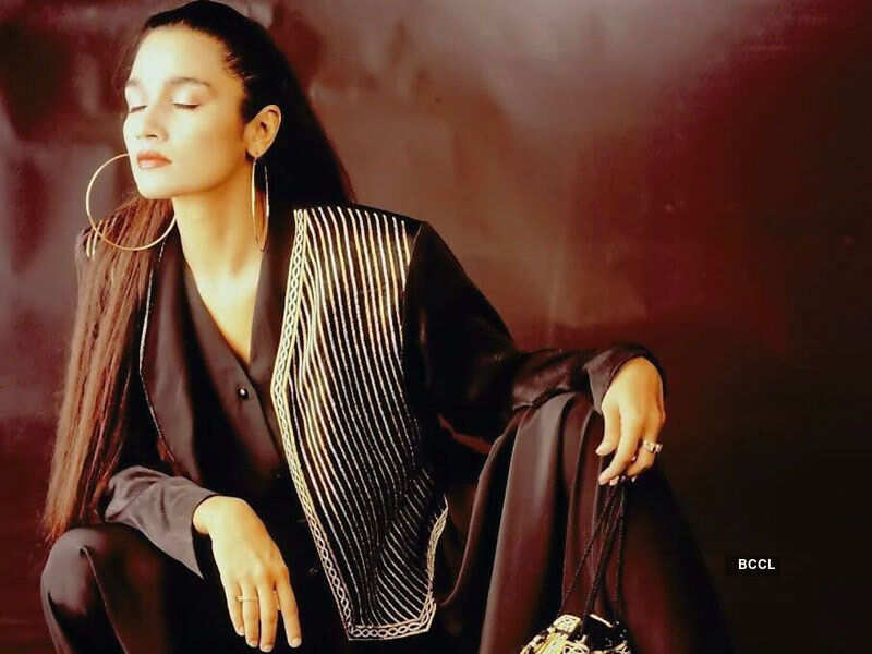 Pakistani model rags people’s fashion choices