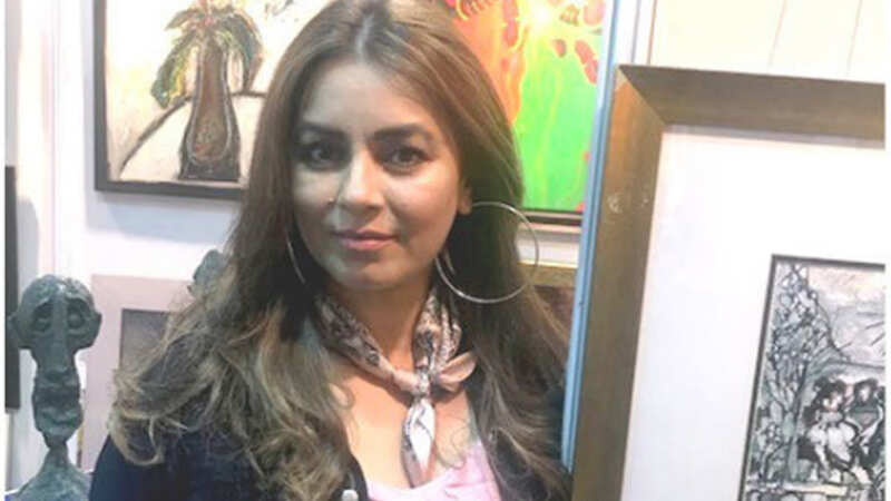 Sonu Nigam, Mahima Chaudhary go on an art appreciation spree