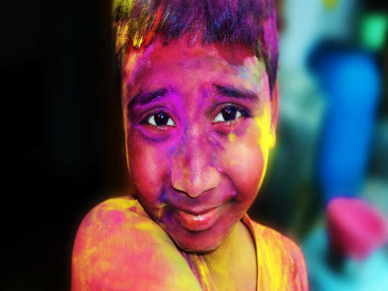 Take these Holi precautions 24 hrs before playing, just before playing ...