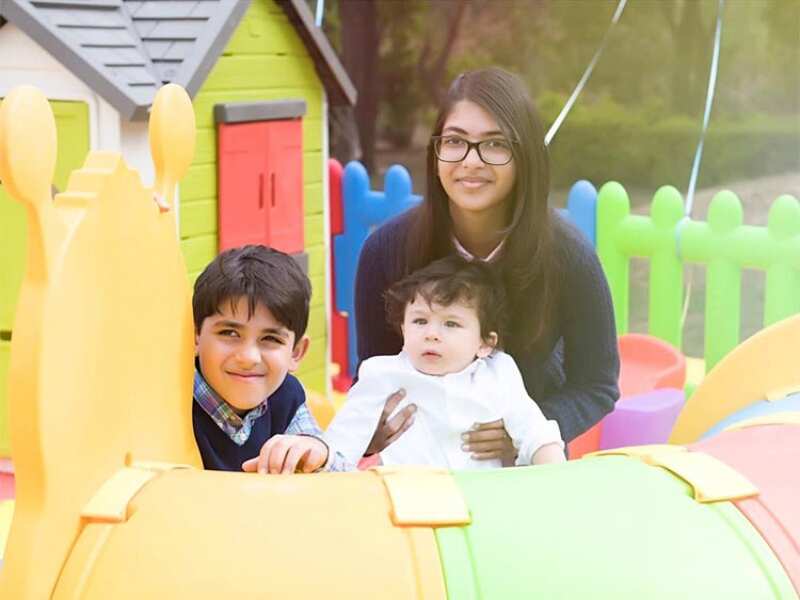 Samaira and Kiaan pose for an adorable click with young cousin Taimur