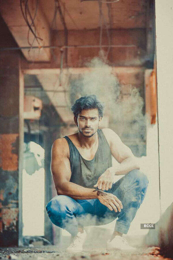 Vishnu Raj Menon looks class apart in these clicks