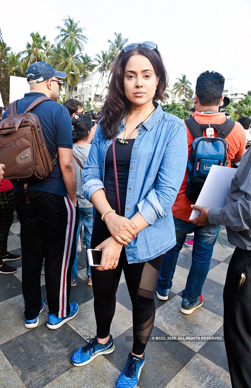 Bollywood stars protest, demand swift justice for Kathua and Unnao rape ...